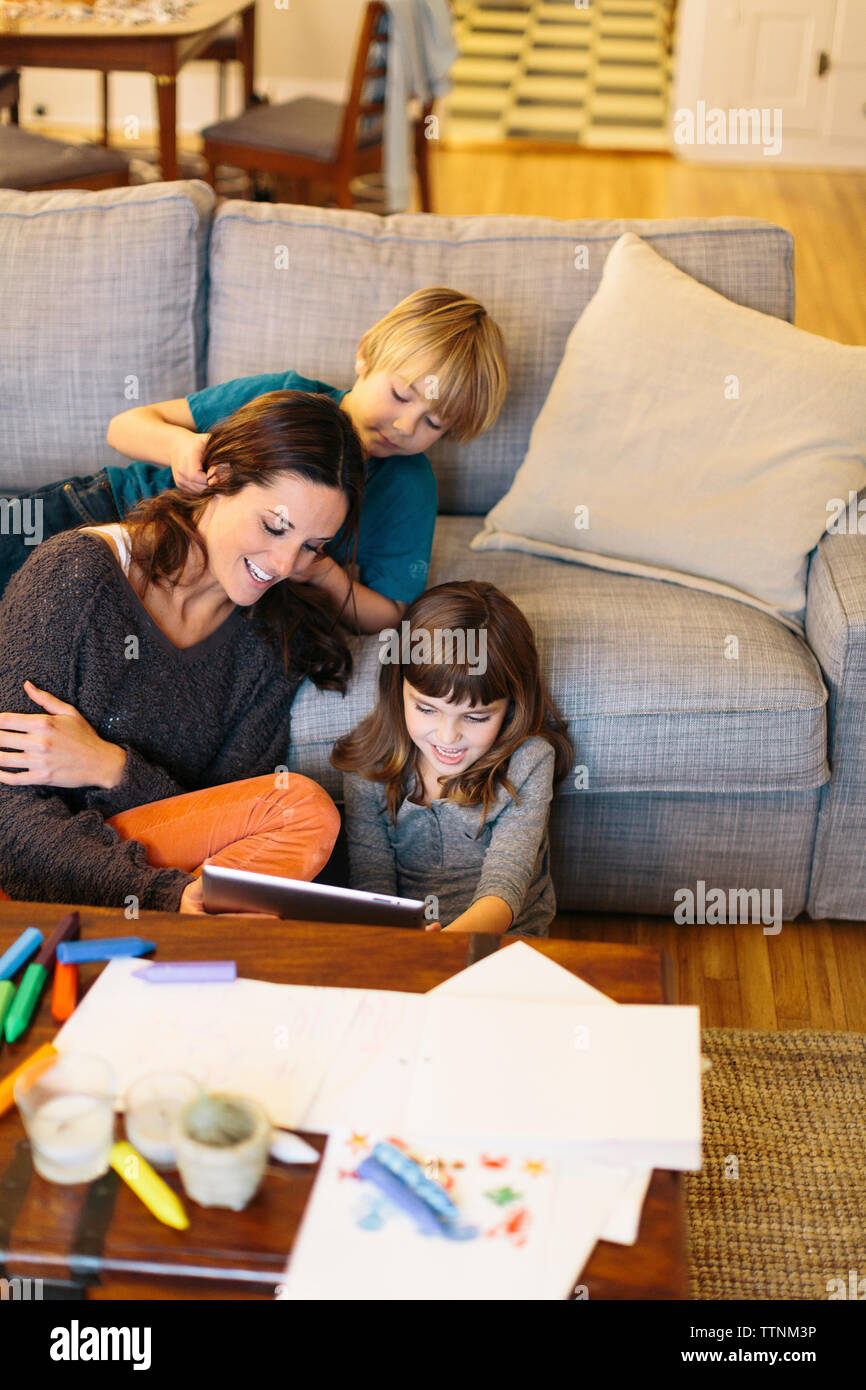 Children drawing home family hi-res stock photography and images - Alamy