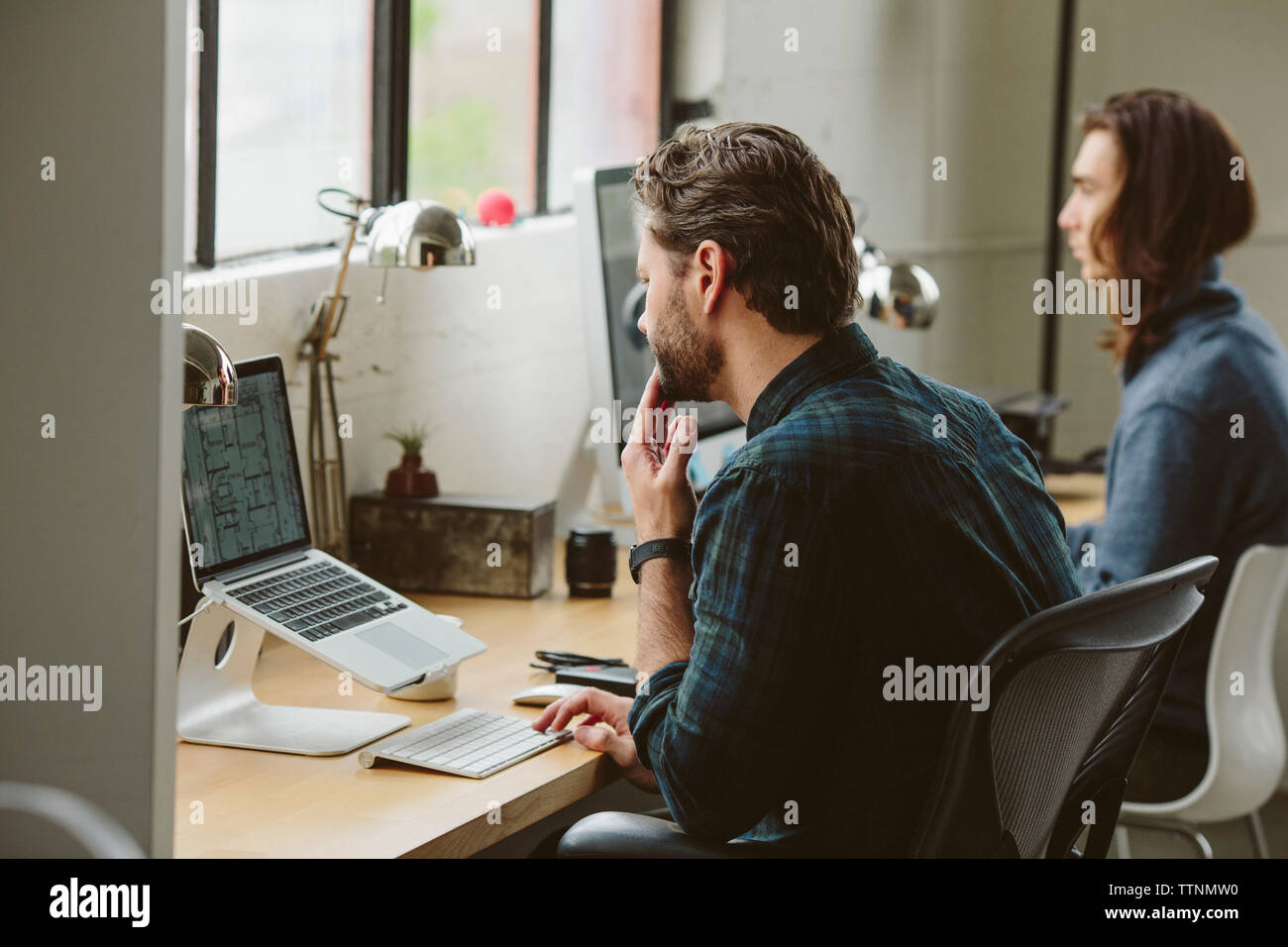 Working with old computers hi-res stock photography and images - Alamy