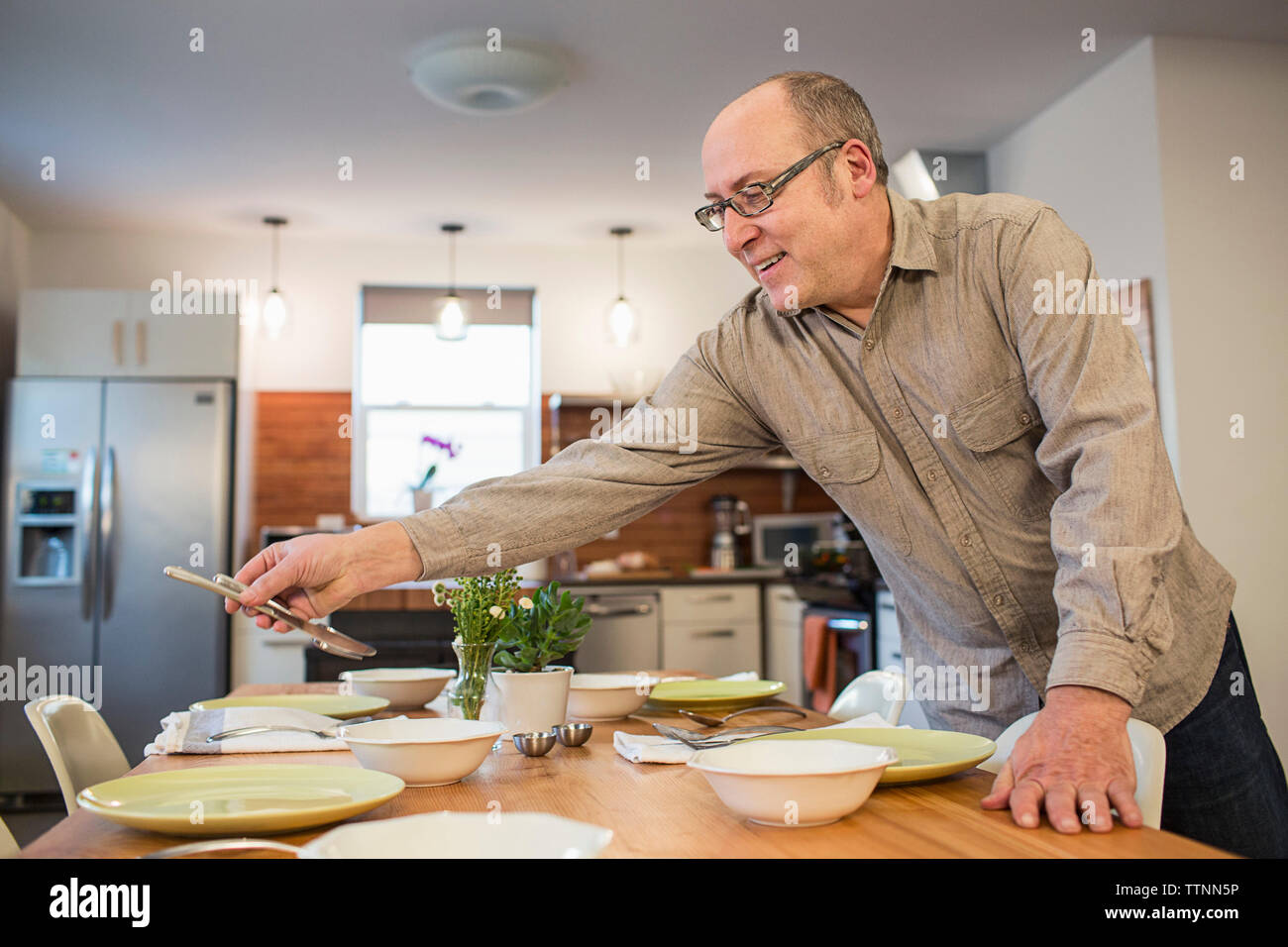 Arranging furniture hi-res stock photography and images - Alamy