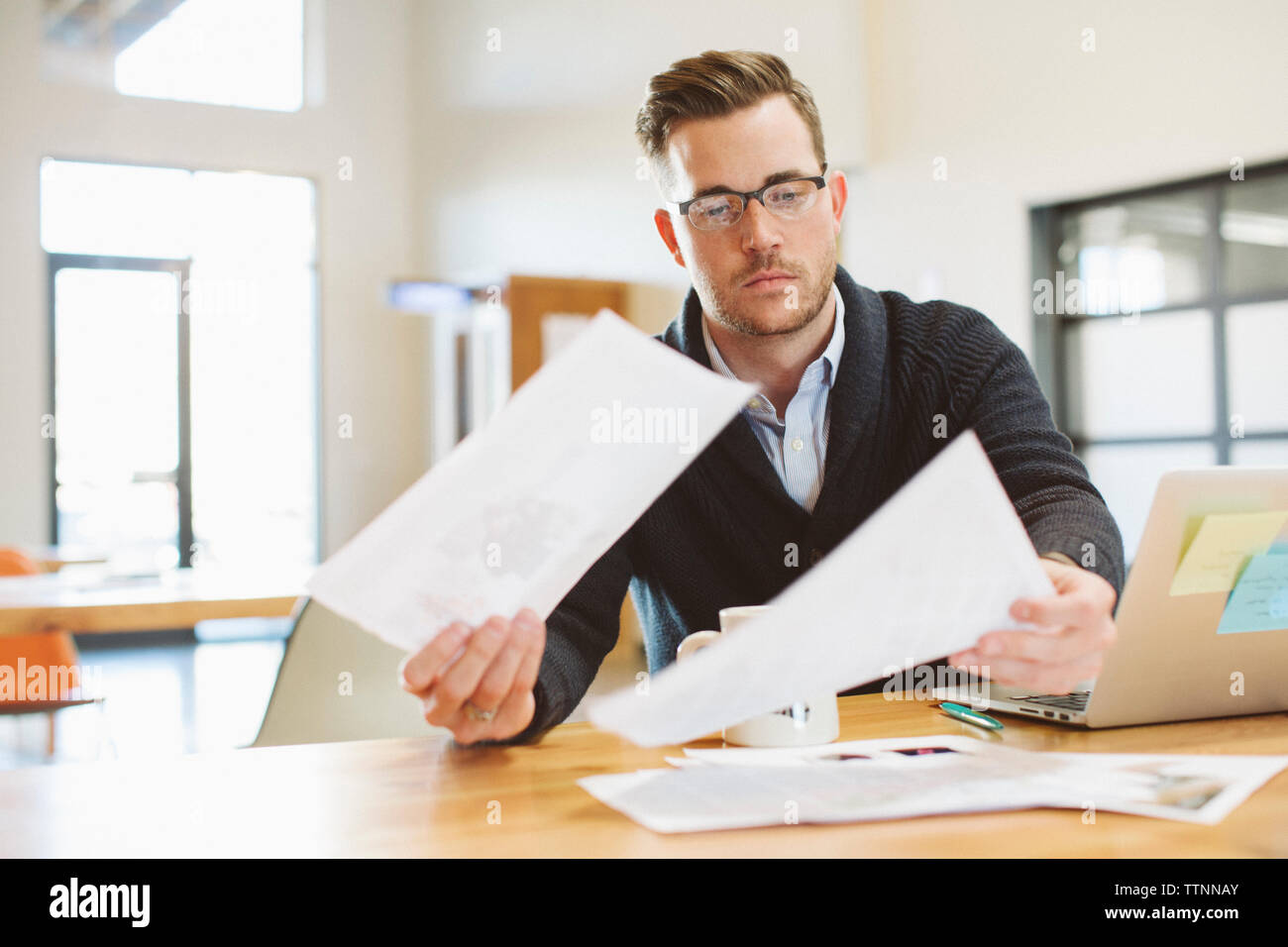 Businessman working desk hi-res stock photography and images - Alamy