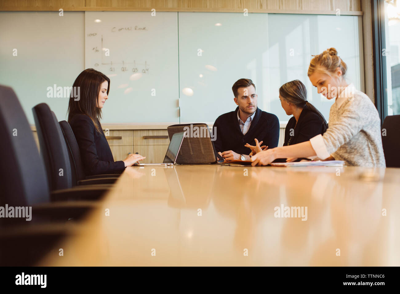 Business conference room white board hi-res stock photography and ...