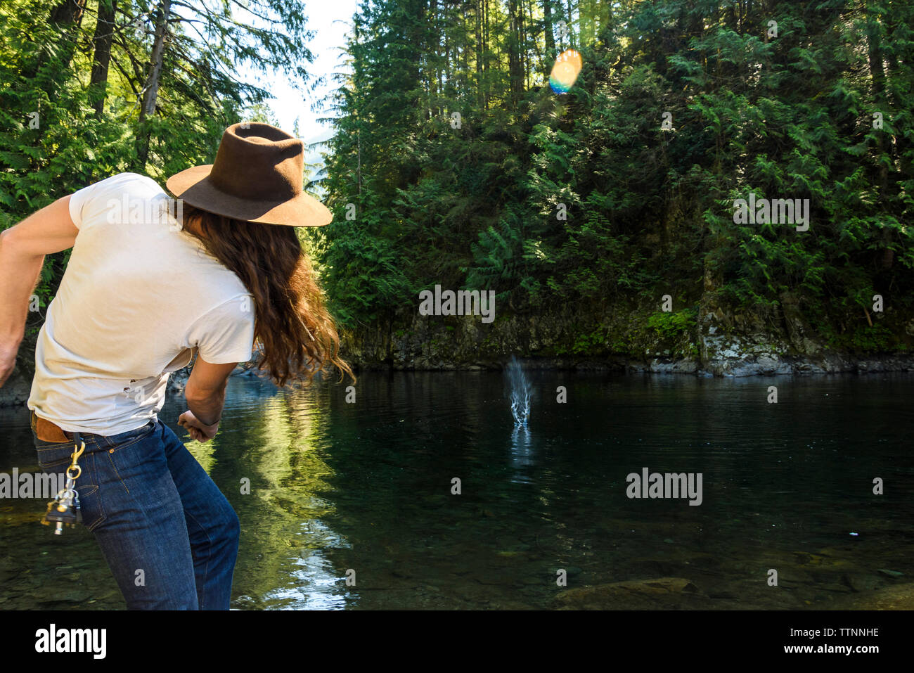 Throwing keys hi-res stock photography and images - Alamy