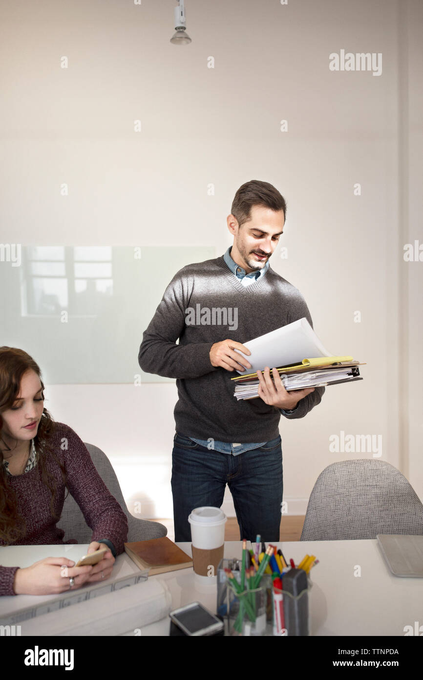 Checking documents hi-res stock photography and images - Alamy