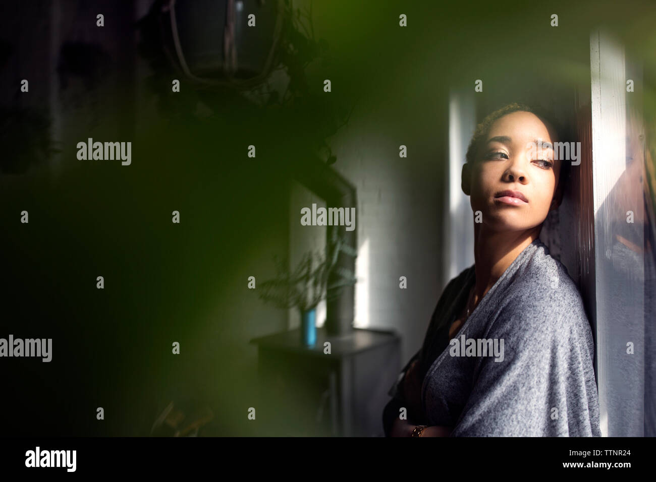 Leaning sideways hi-res stock photography and images - Alamy