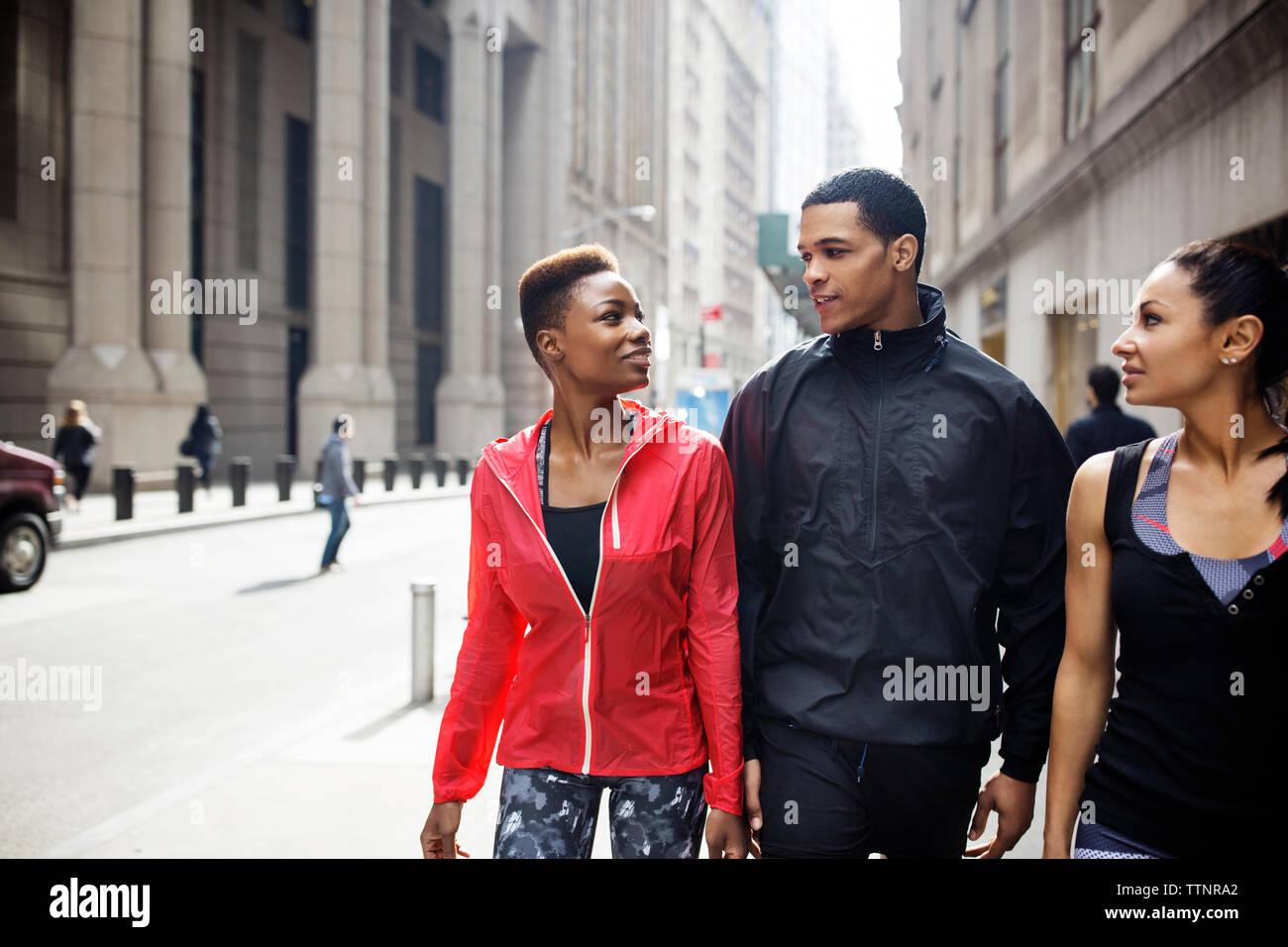 Athletes bonding hi-res stock photography and images - Alamy
