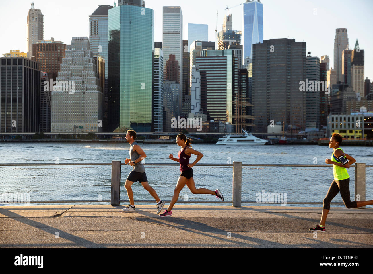 City and adult athletes hi-res stock photography and images - Alamy