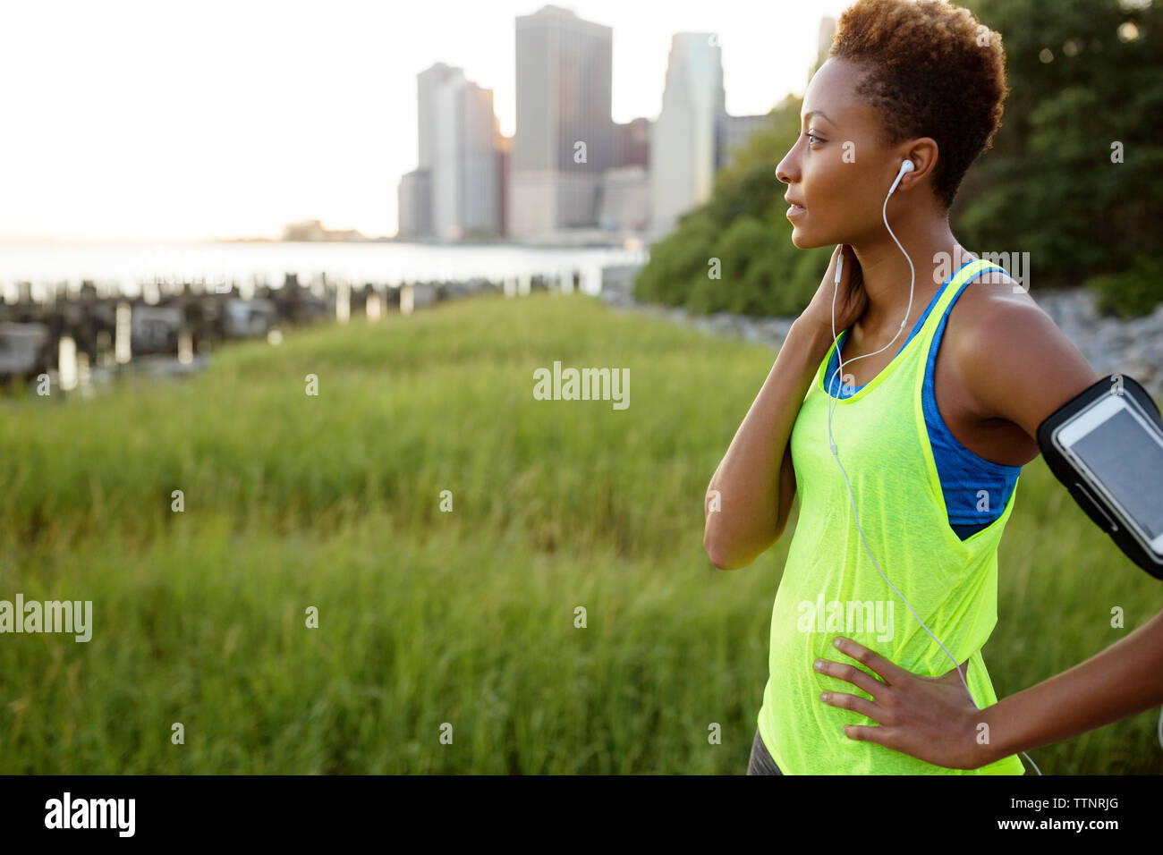 Athlete listening music hi-res stock photography and images - Alamy
