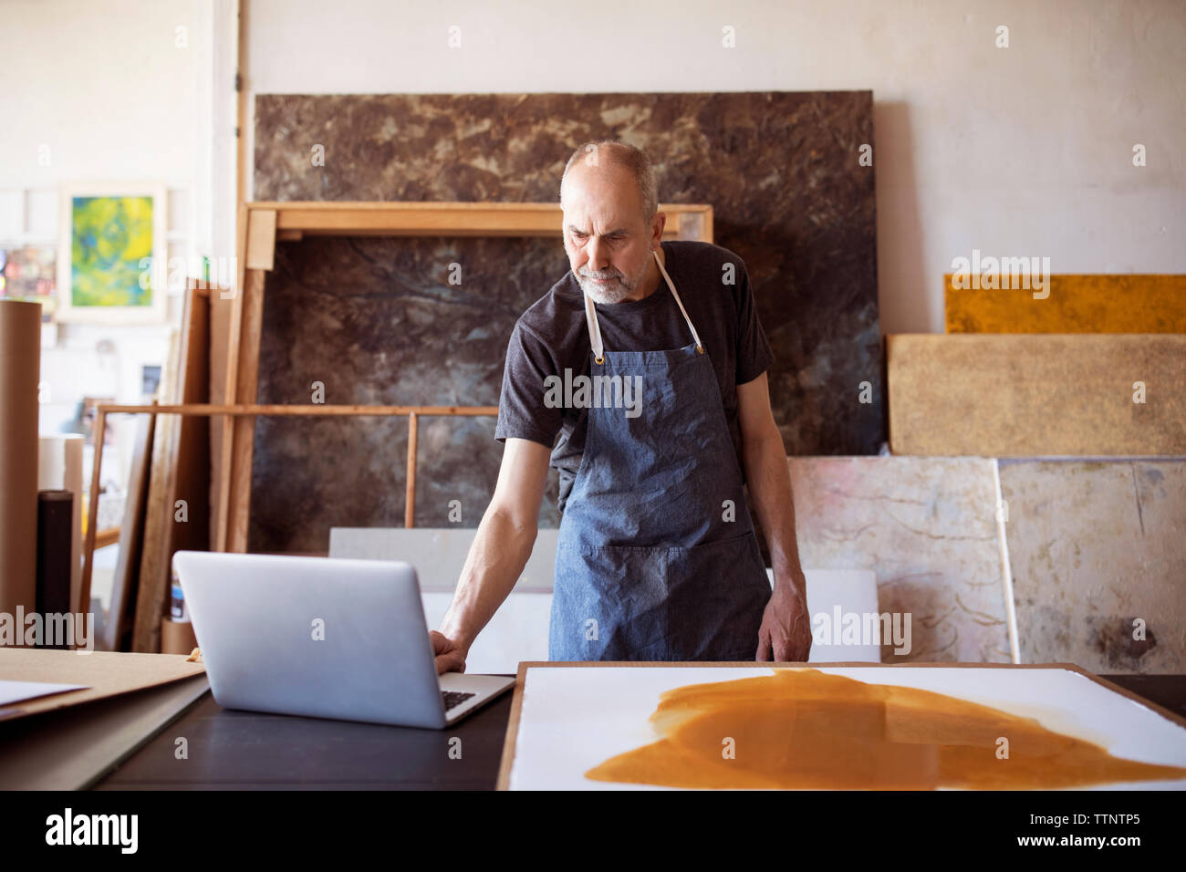 Laptop art painting hi-res stock photography and images - Alamy