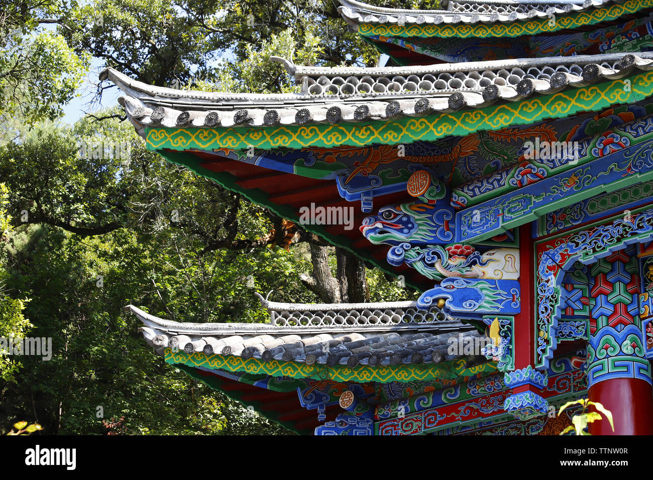 Buddhist temple gardens in china hi-res stock photography and images ...