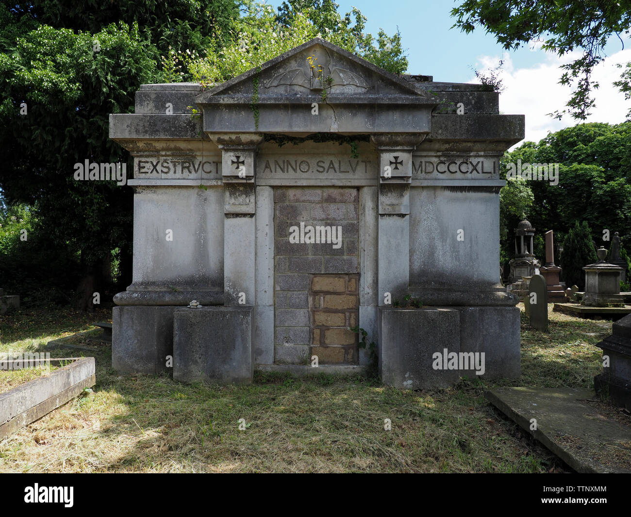 Kensal Green Cemetery Stock Photo - Alamy
