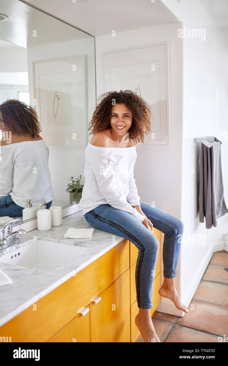 Full length mirror cabinet hi-res stock photography and images - Alamy