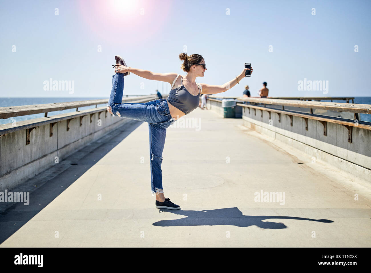 Half bow pose hi-res stock photography and images - Alamy