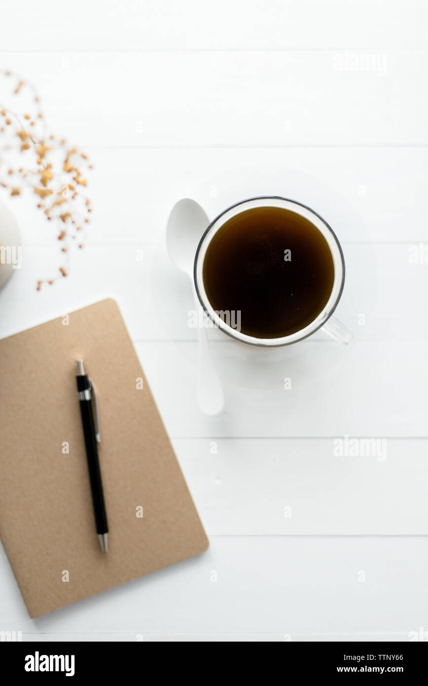 Minimal flatlay hi-res stock photography and images - Alamy