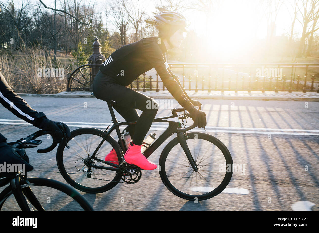 Man side view shadow hi-res stock photography and images - Alamy