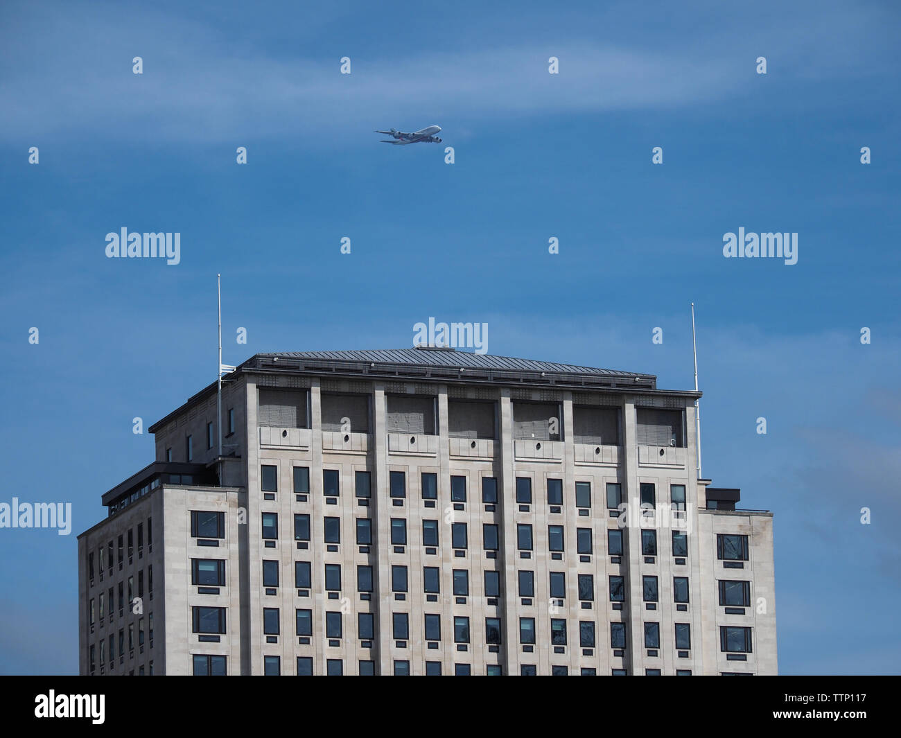 The Shell Building Stock Photo - Alamy