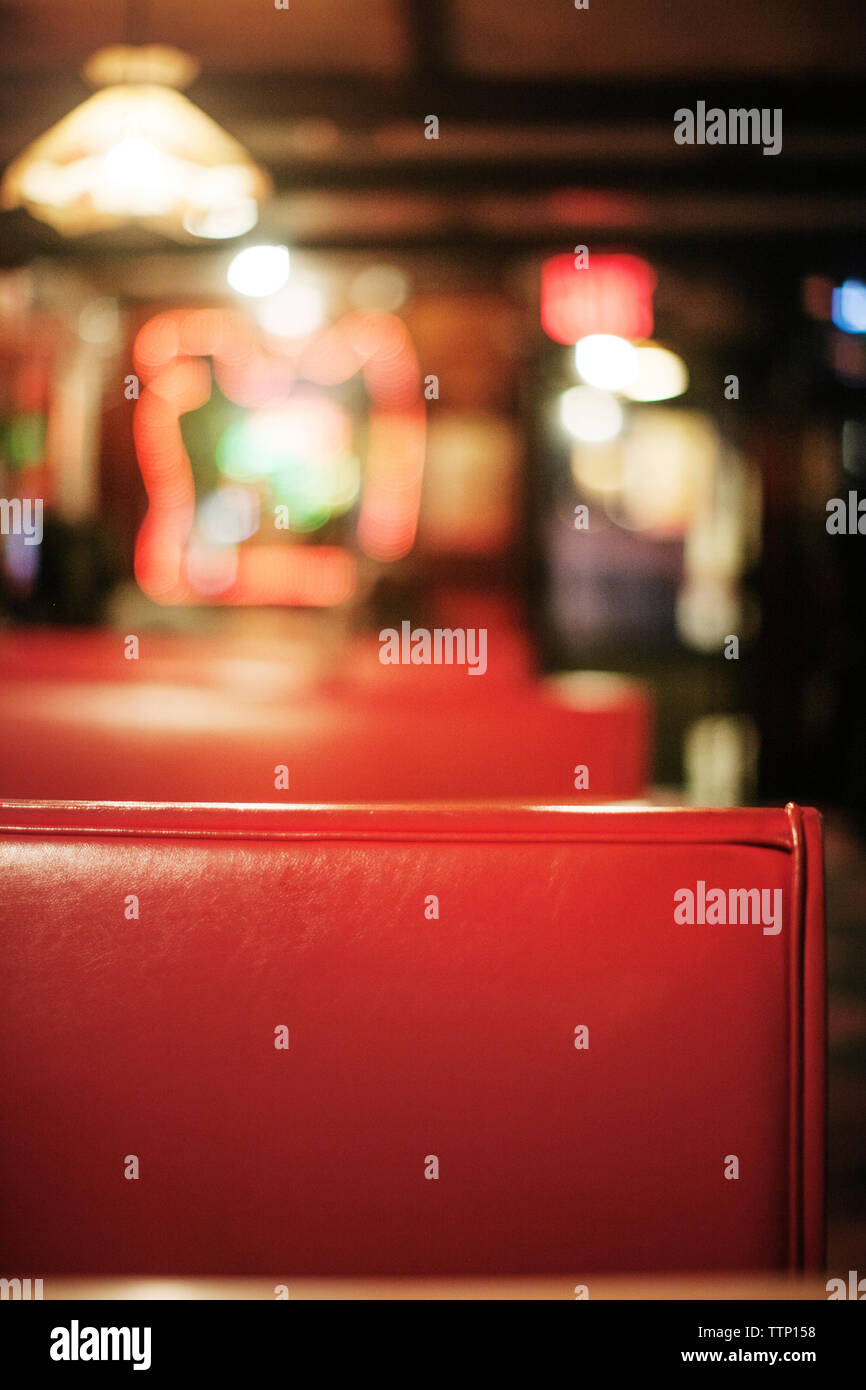 Row empty red seats hi-res stock photography and images - Alamy