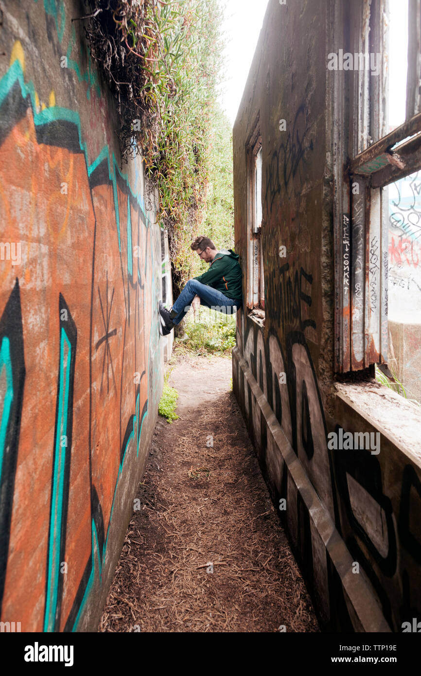 Graffiti profile hi-res stock photography and images - Alamy