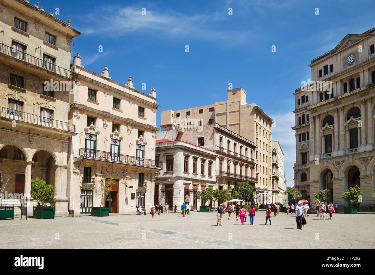 People walking at the square hi-res stock photography and images - Alamy