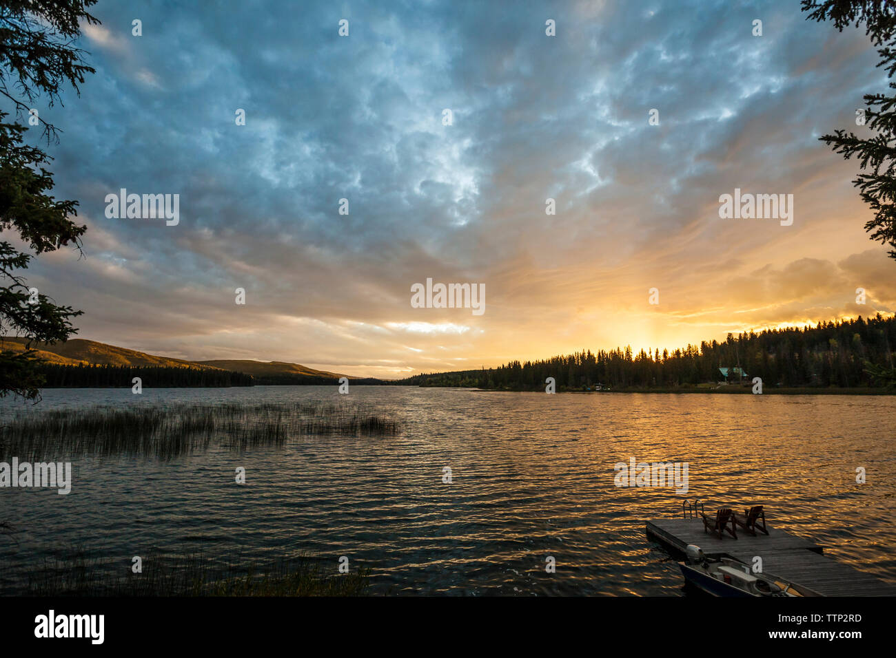 Paul lake provincial park hi-res stock photography and images - Alamy