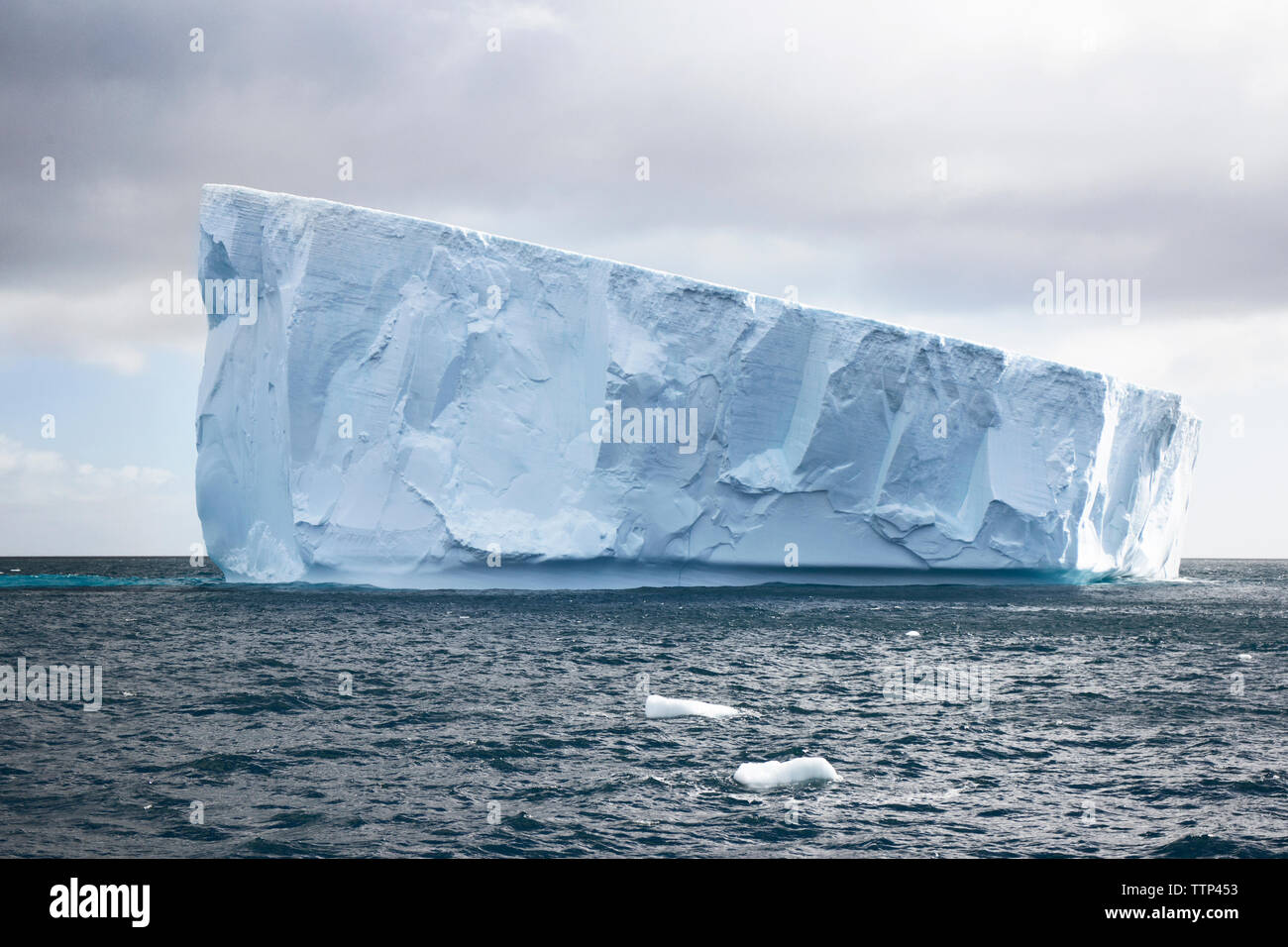 Idyllic floating water hi-res stock photography and images - Alamy