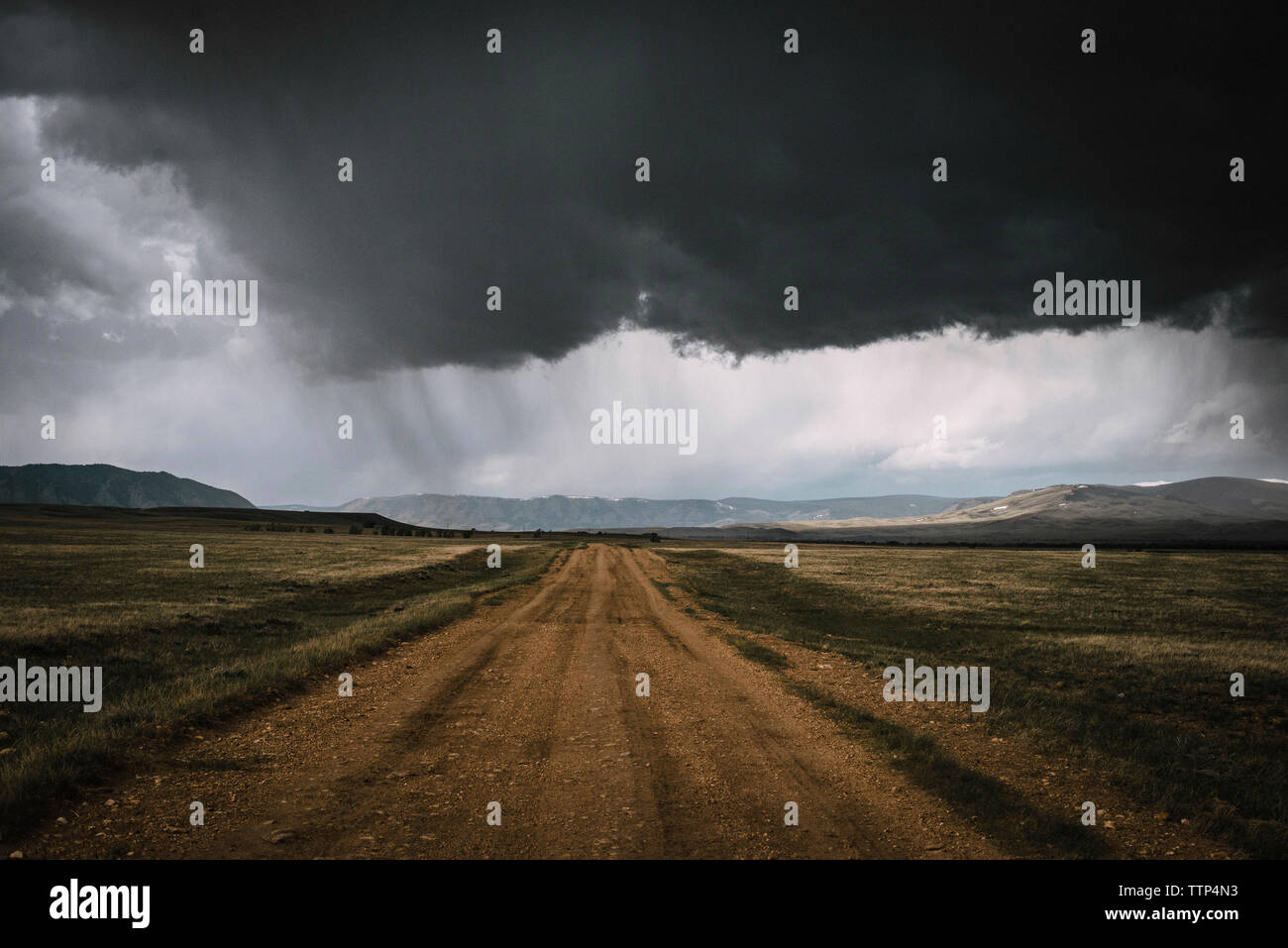 Storm clouds landscape hi-res stock photography and images - Alamy
