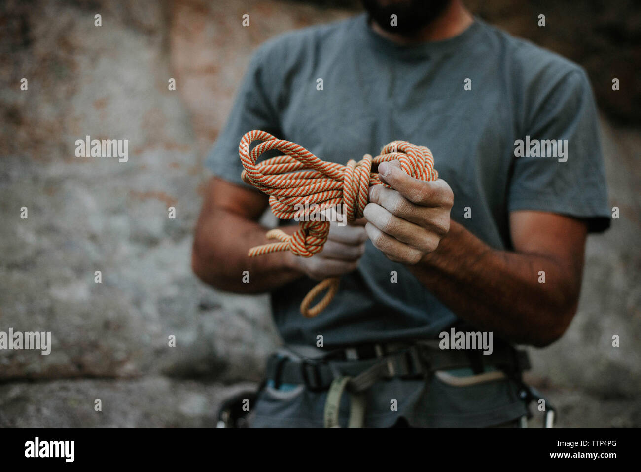 Rope tying hi-res stock photography and images - Alamy