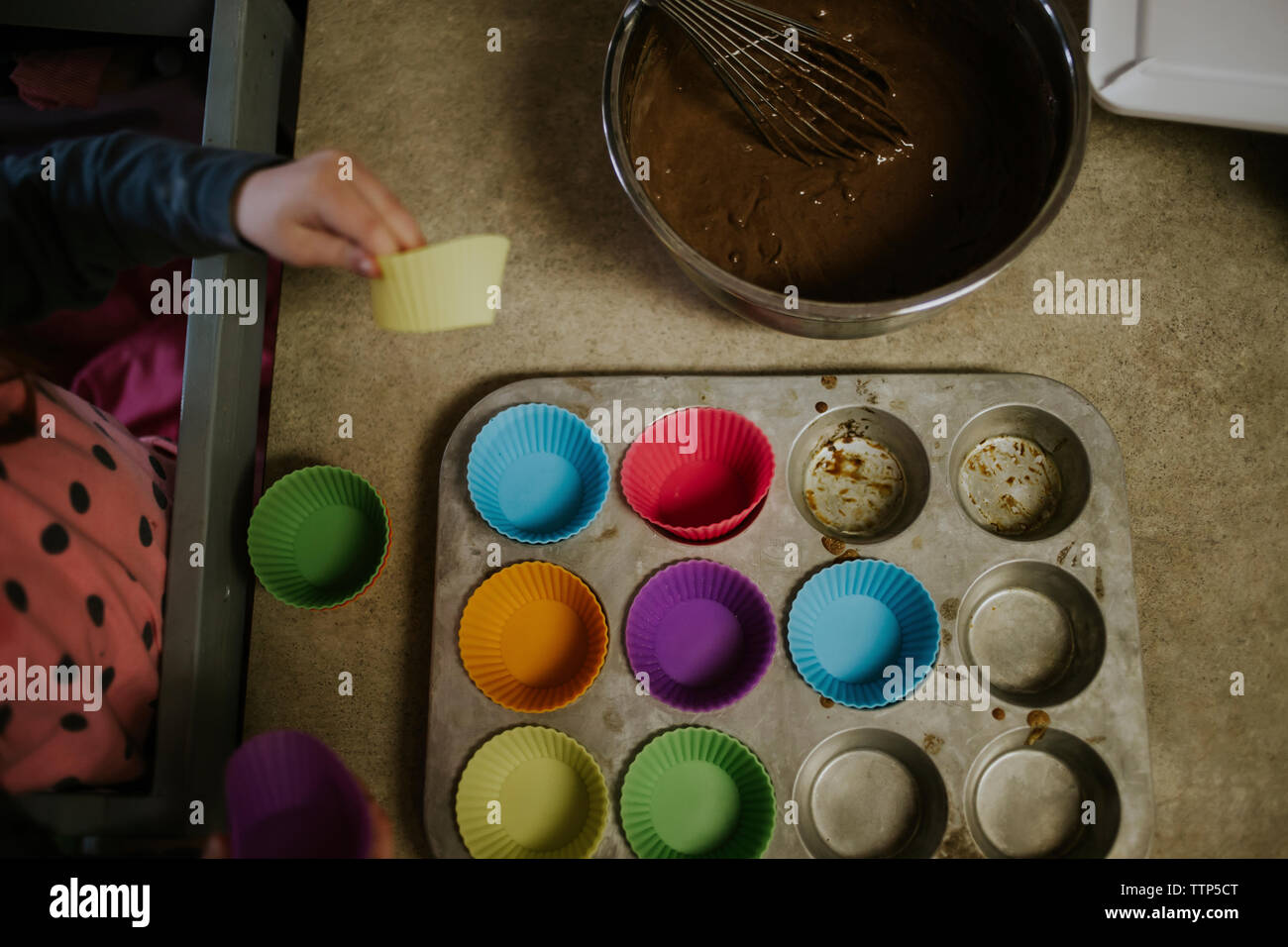 Cupcakes preparation hi-res stock photography and images - Alamy