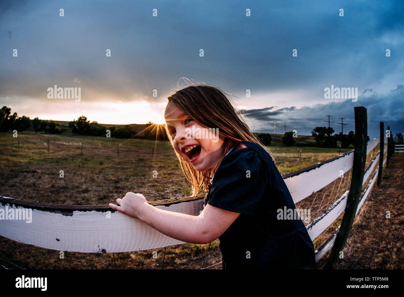 Girl laughing hi-res stock photography and images - Alamy