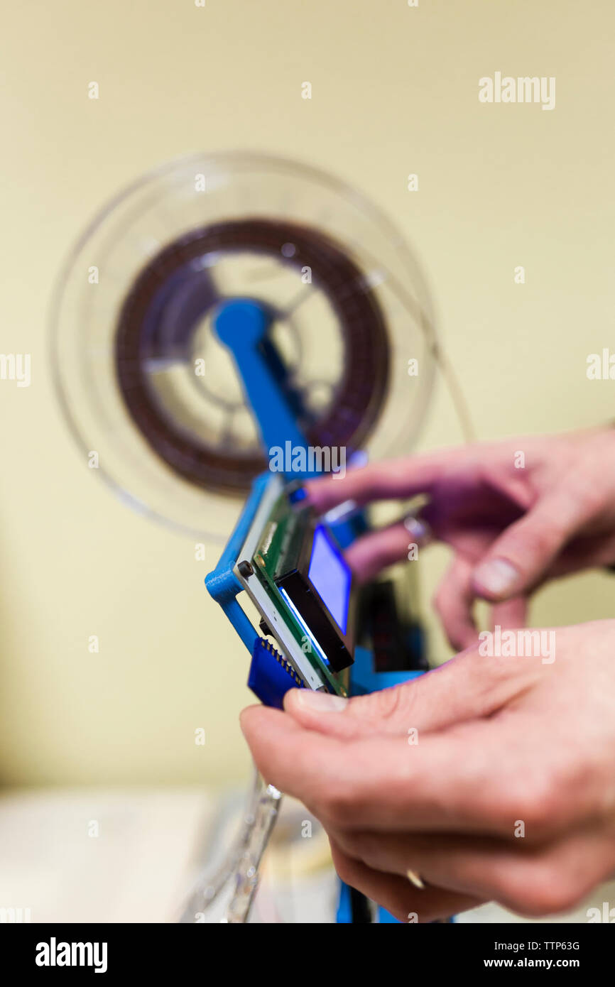 Engineering fixing hi-res stock photography and images - Alamy