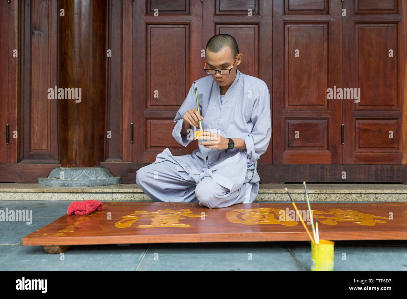 Chinese monk painting hi-res stock photography and images - Alamy