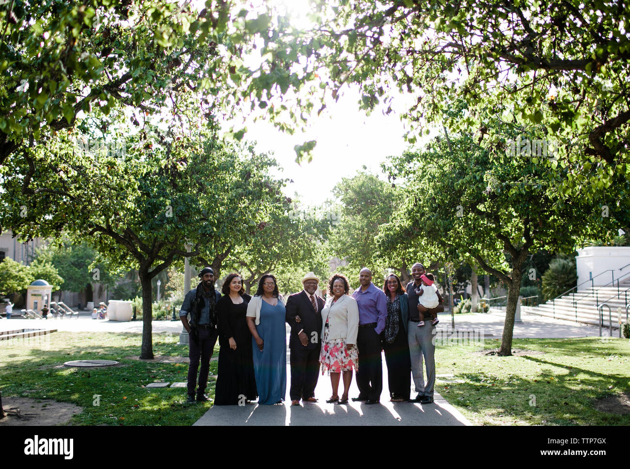 Family group portrait parents grandparents hi-res stock photography and ...