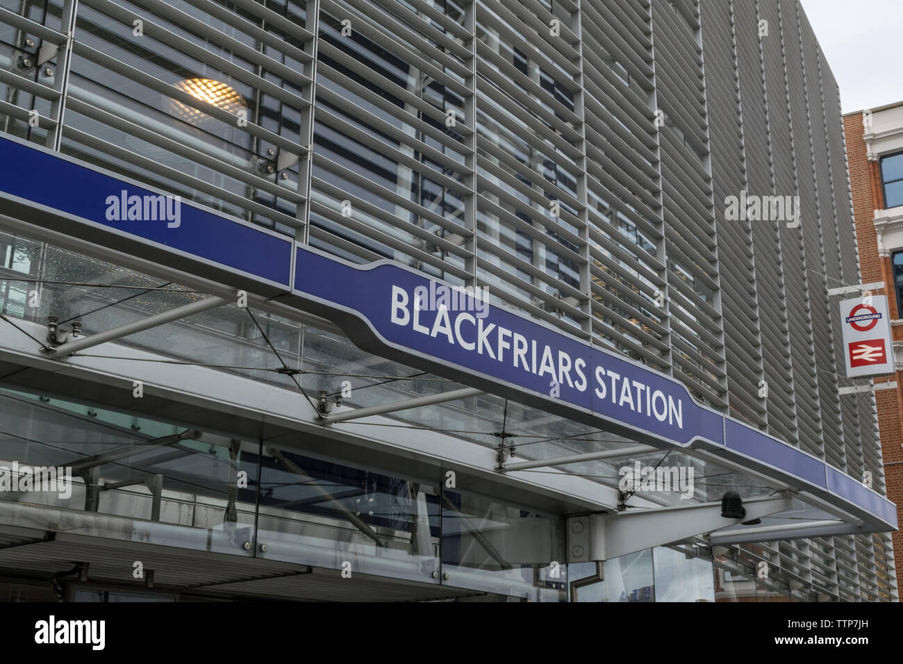 London blackfriars station entrance hi-res stock photography and images ...