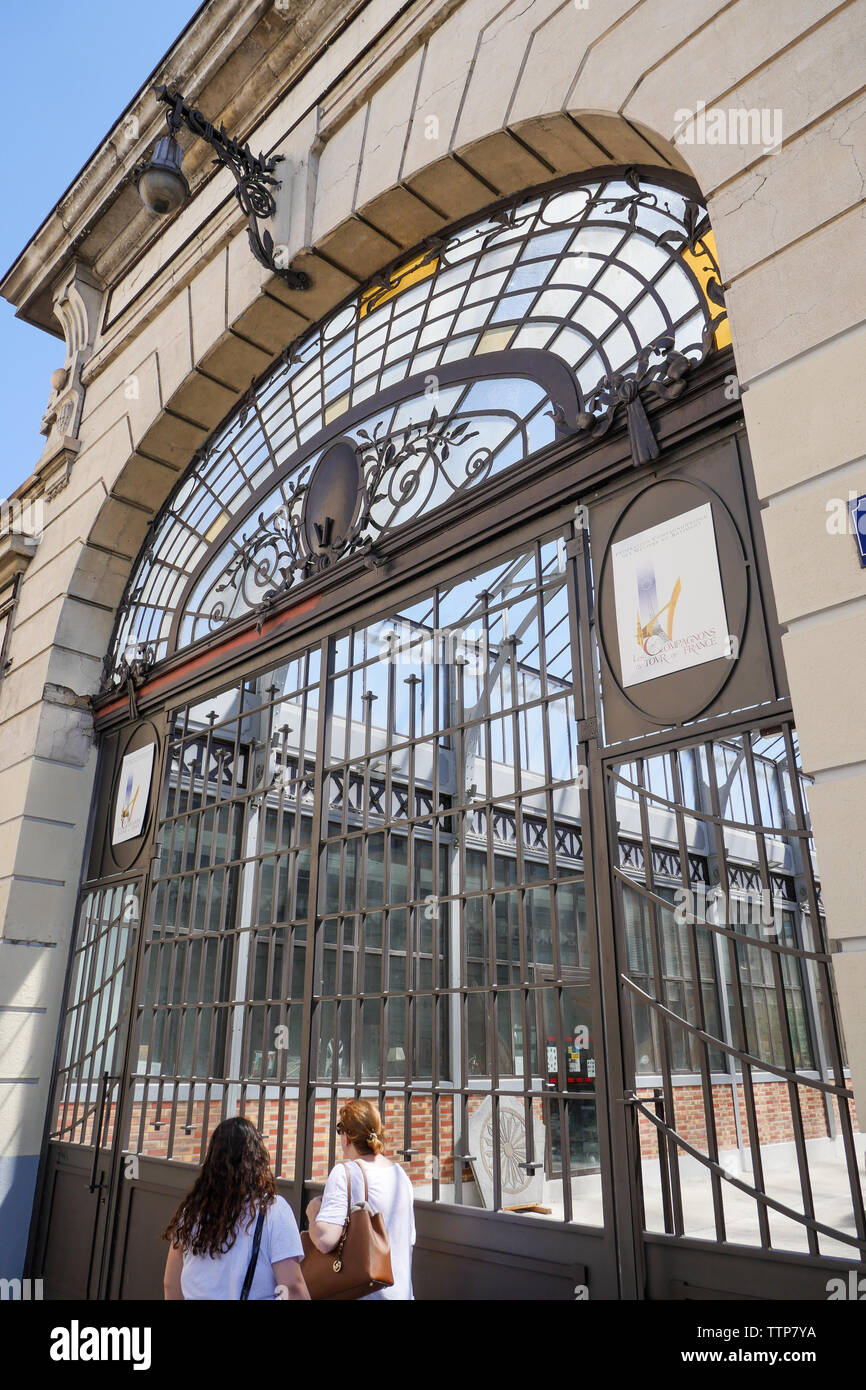 The Compagnons du Tour de France school and the Federation ...