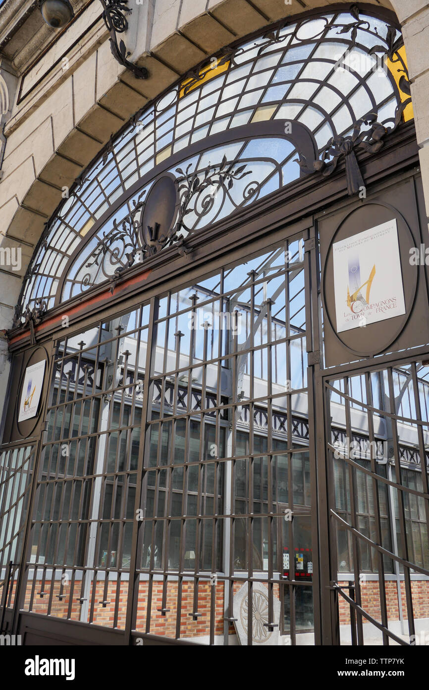 The Compagnons du Tour de France school and the Federation ...