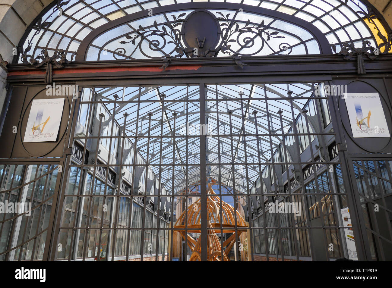 Compagnons du tour de francen school hi-res stock photography and ...