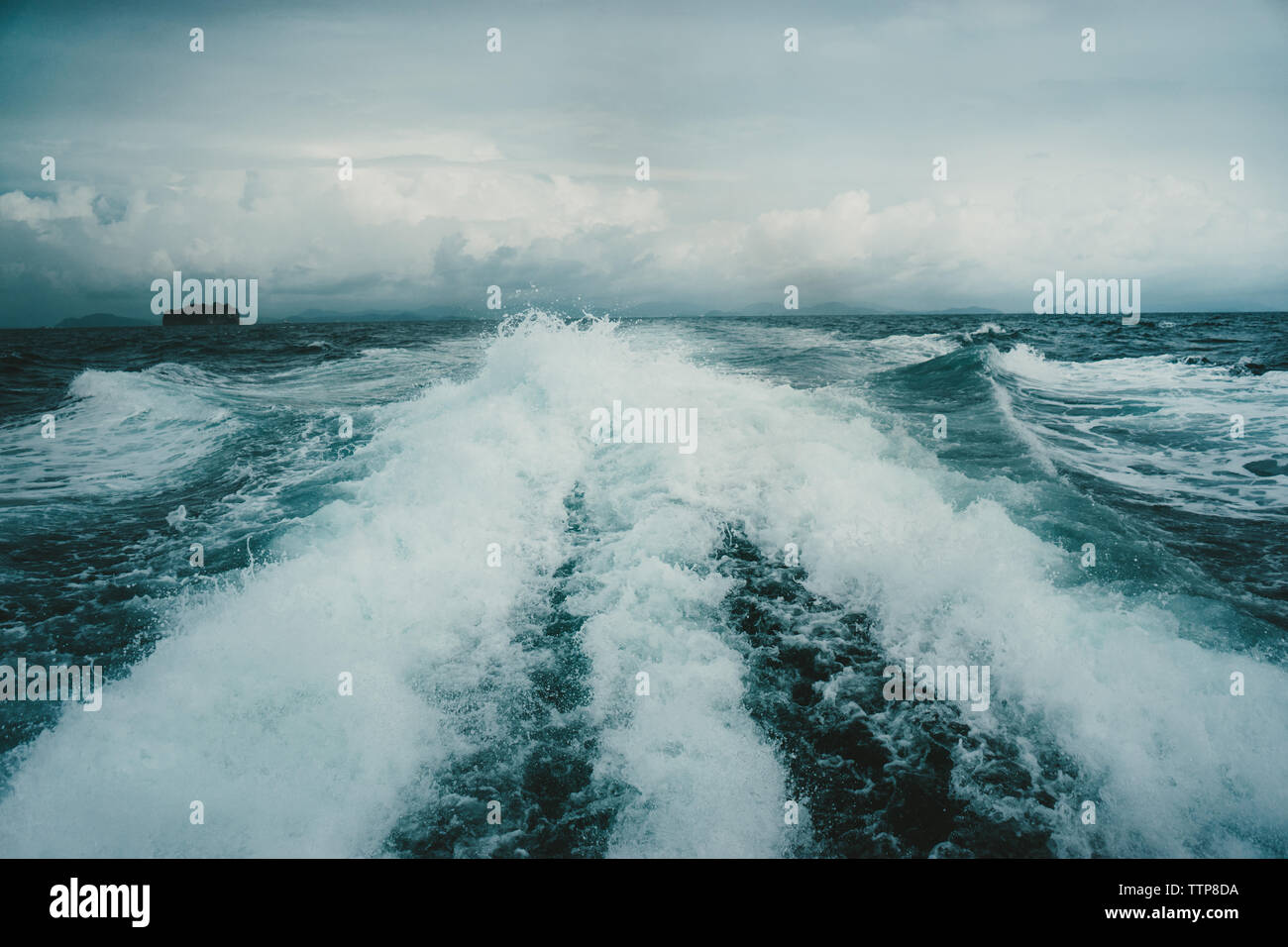 Close up view water splashing hi-res stock photography and images - Alamy