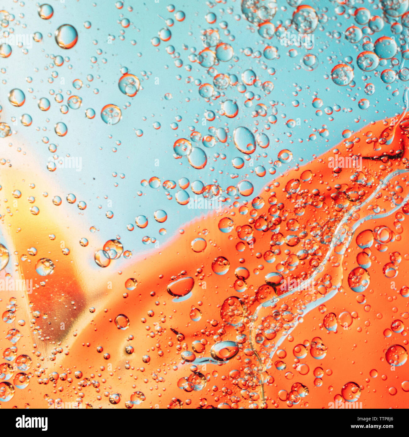 Bubbles in glass hi-res stock photography and images - Alamy