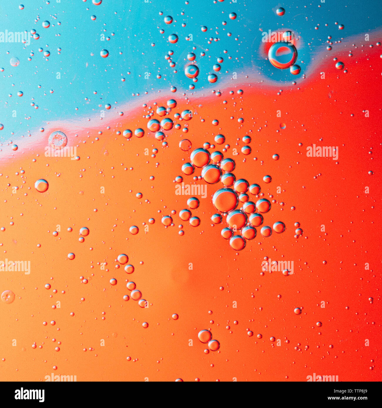 Bubbles in glass hi-res stock photography and images - Alamy