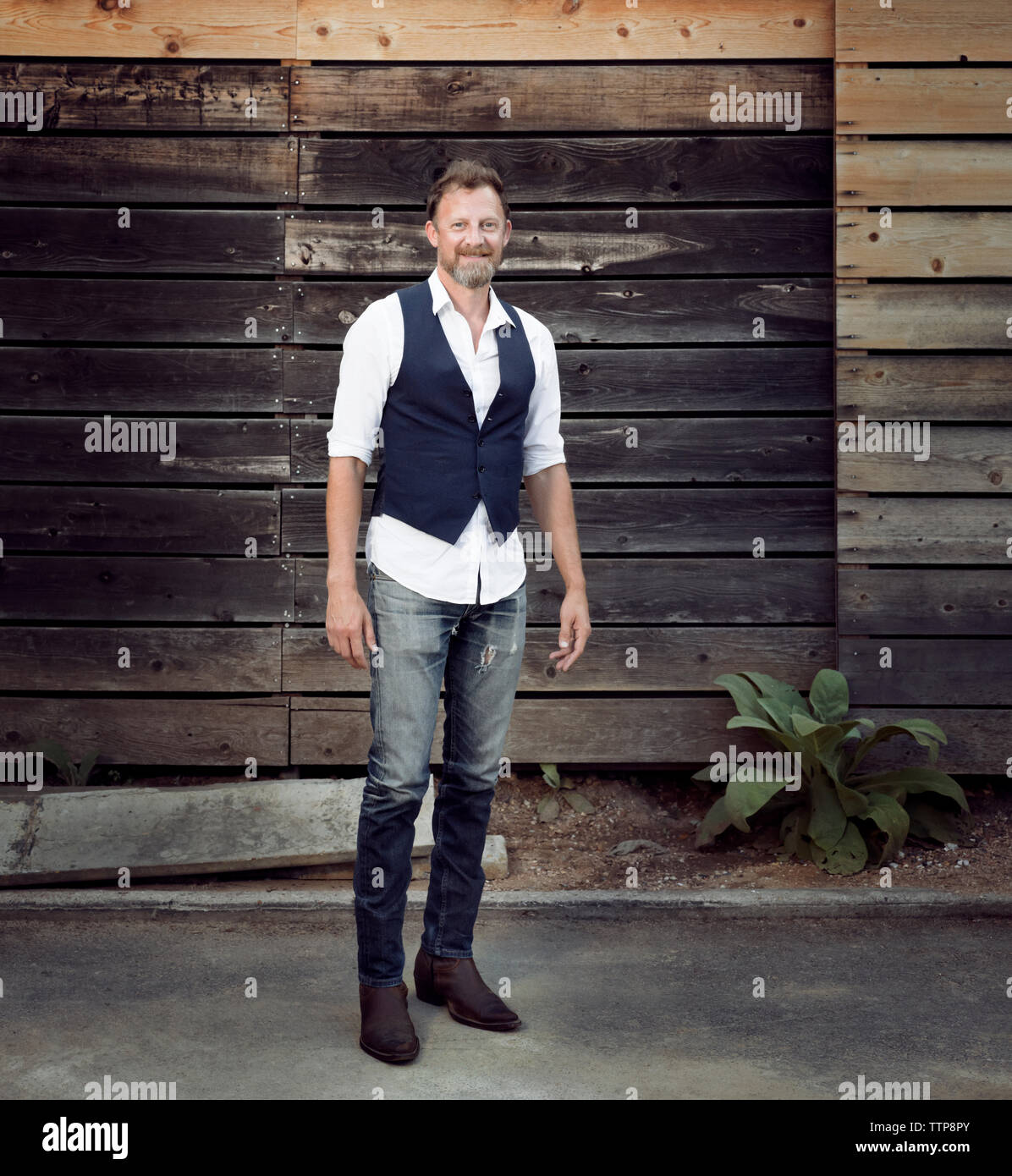 Handsome wall hi-res stock photography and images - Alamy