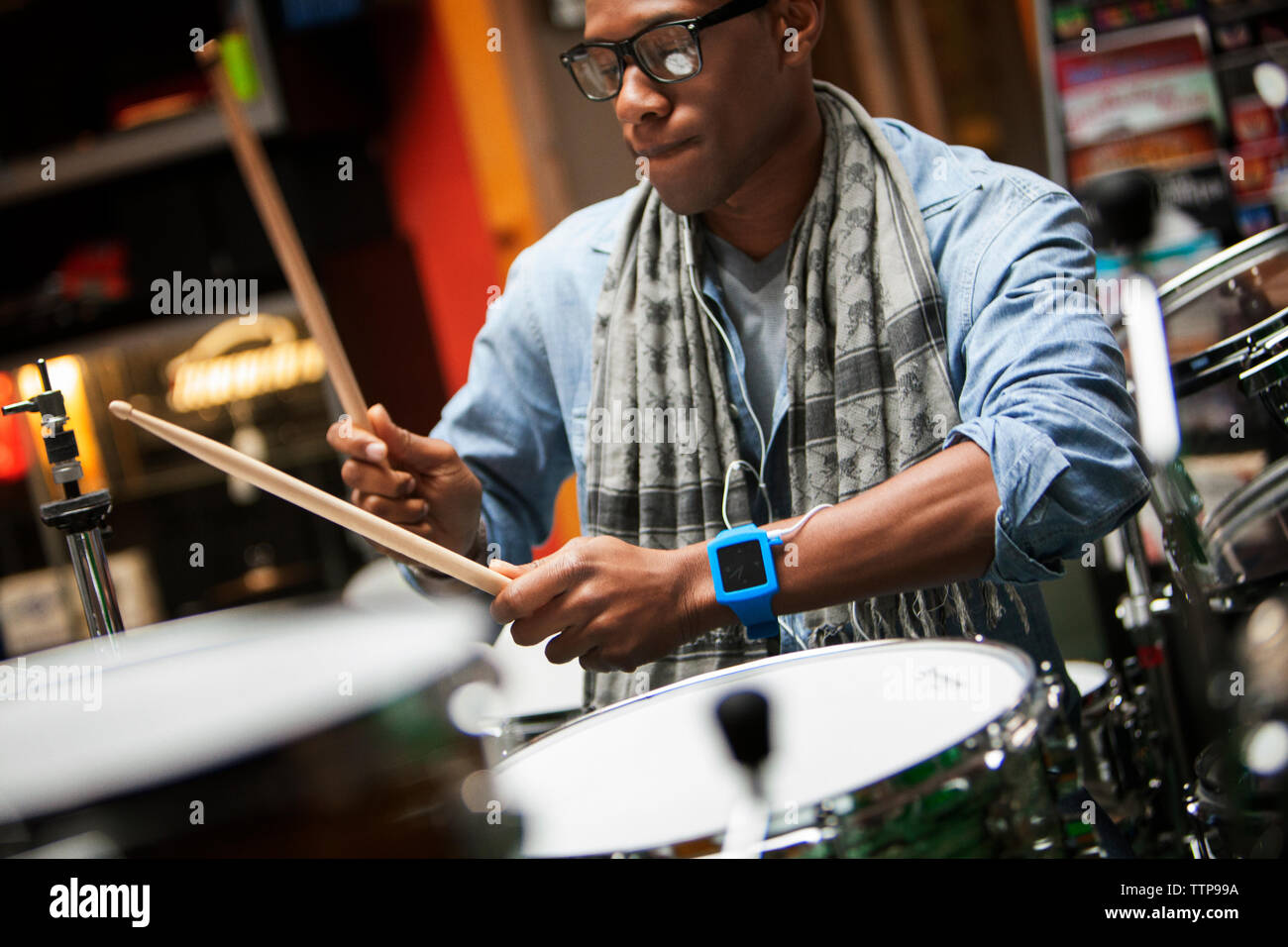 Playing Drums African High Resolution Stock Photography and Images - Alamy