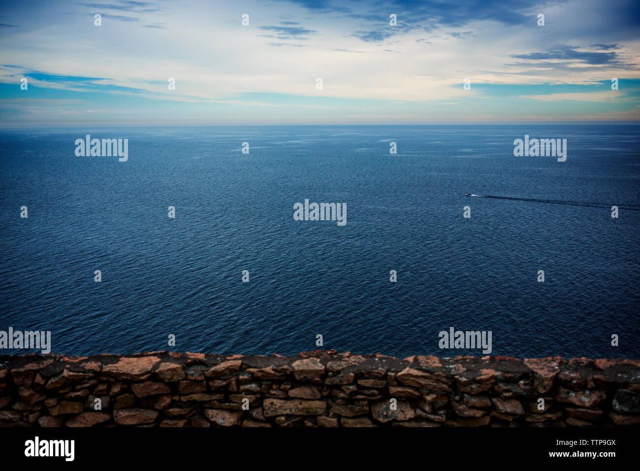 Sea wall retaining wall stone wall hi-res stock photography and images ...