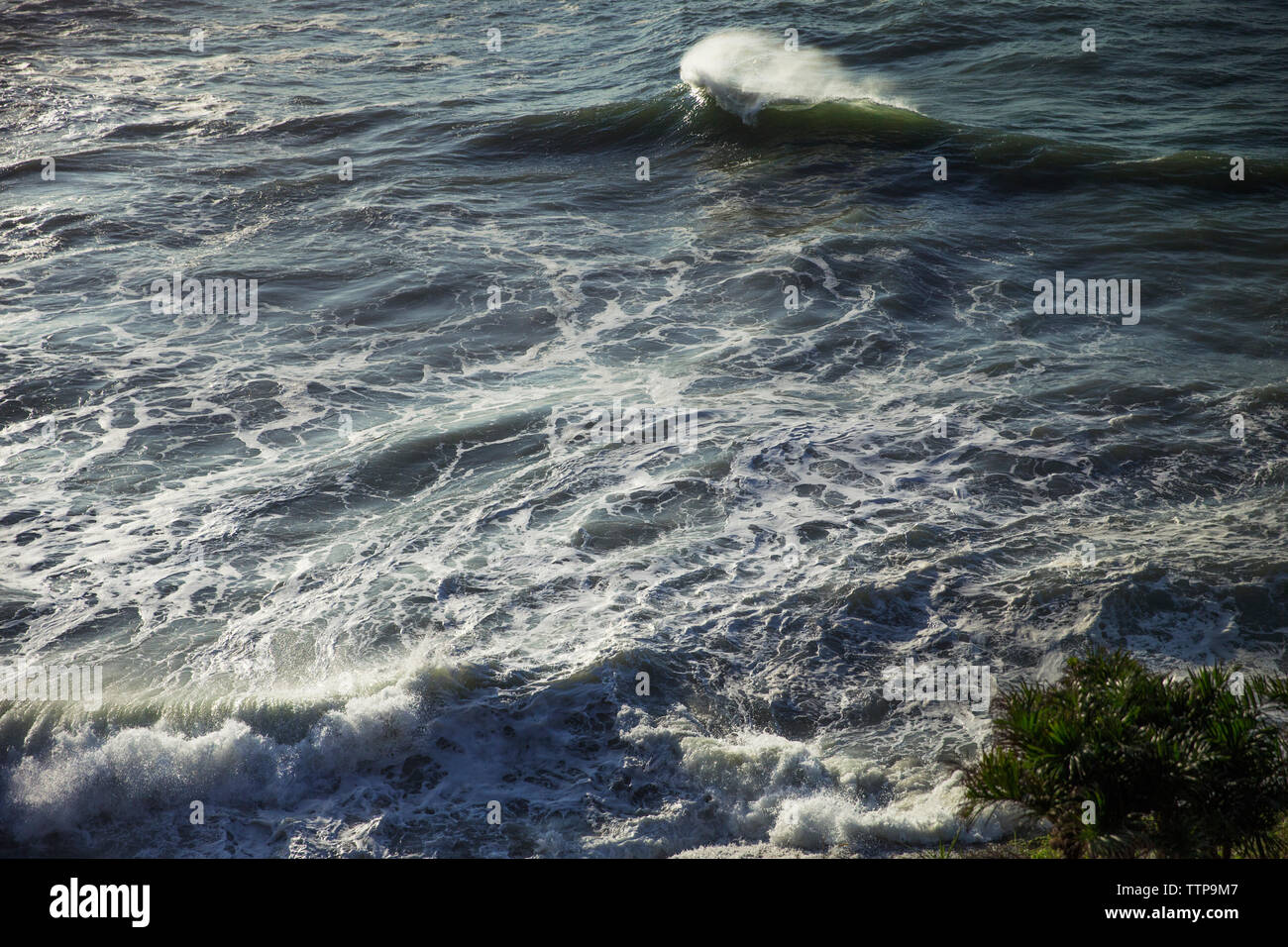 Sea waves power hi-res stock photography and images - Alamy