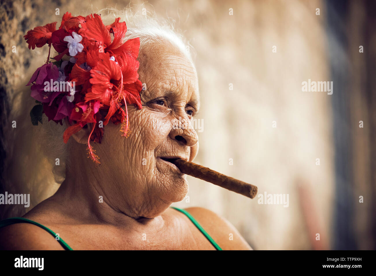 Cigar smoking woman hi-res stock photography and images - Alamy