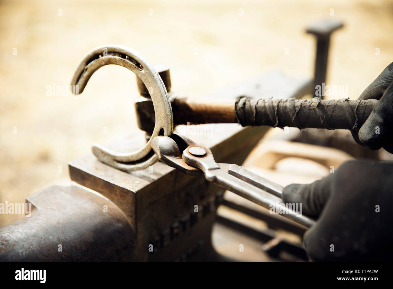 Anvil farrier hi-res stock photography and images - Alamy