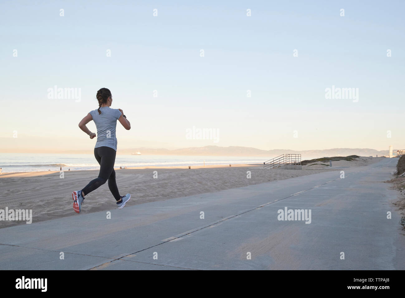 Jogging sea hi-res stock photography and images - Alamy