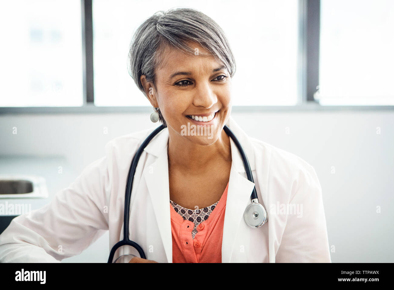 Female doctor in clinic hi-res stock photography and images - Alamy