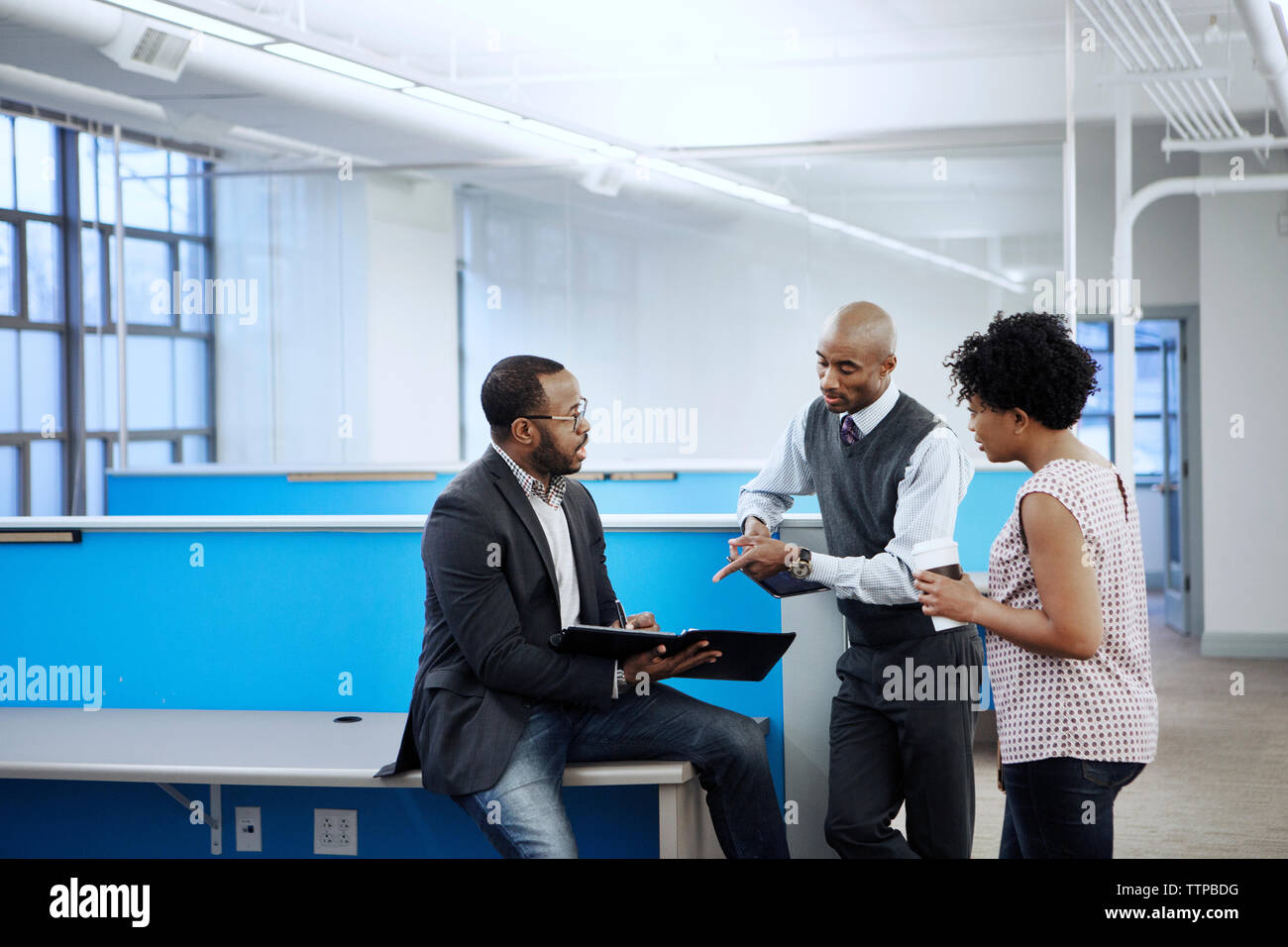 Old empty office space hi-res stock photography and images - Alamy