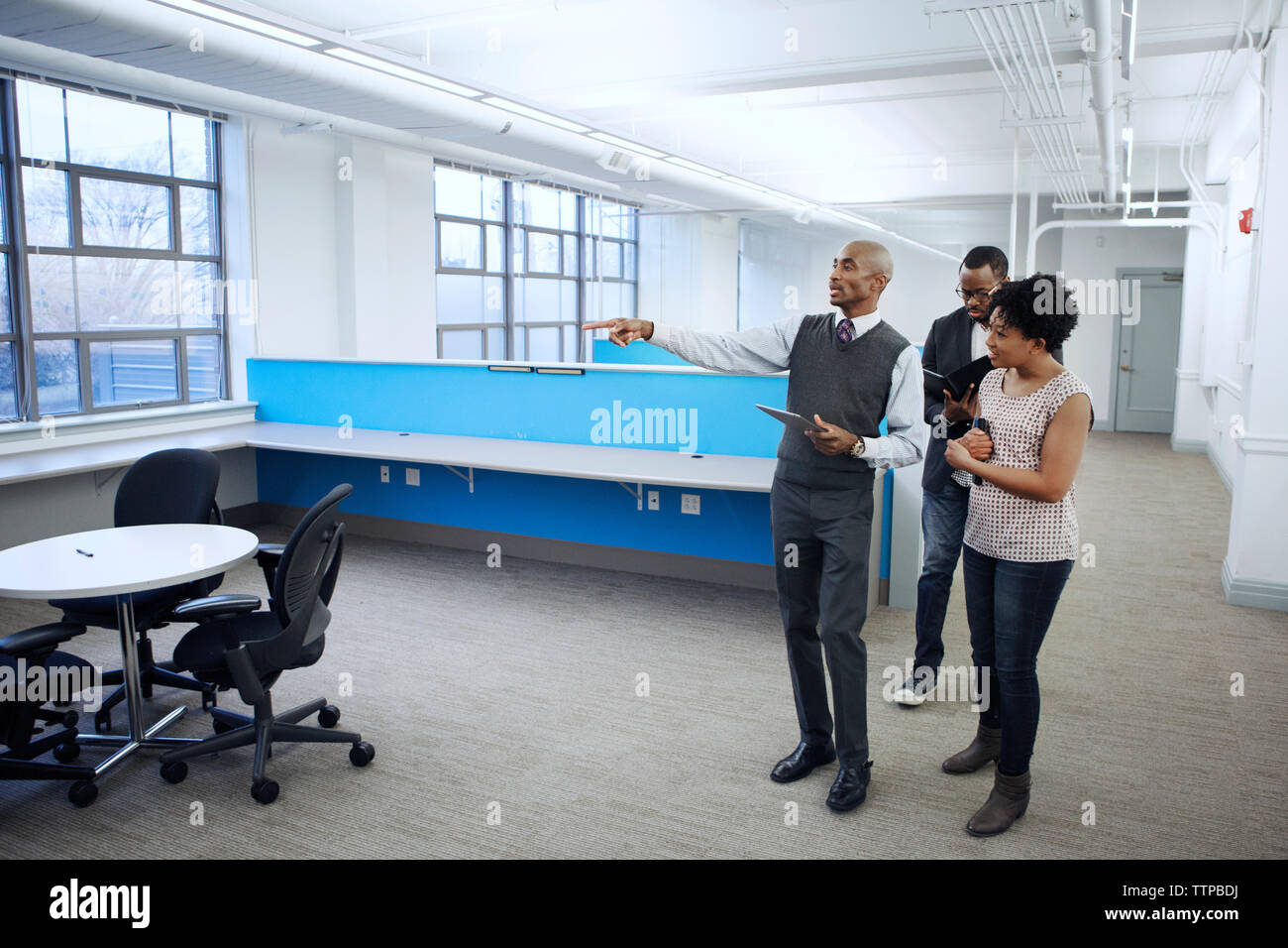 Empty office hi-res stock photography and images - Alamy