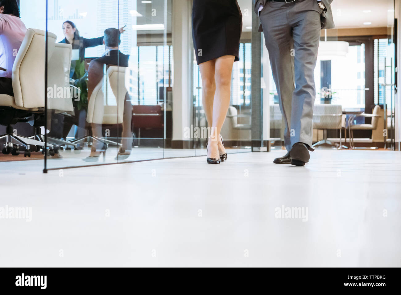Group of businessmen walking hi-res stock photography and images - Alamy