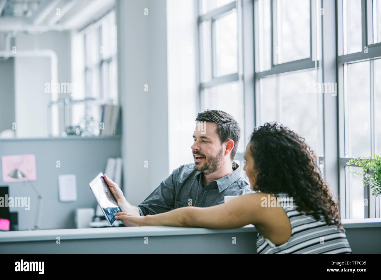 Computer desks hi-res stock photography and images - Alamy